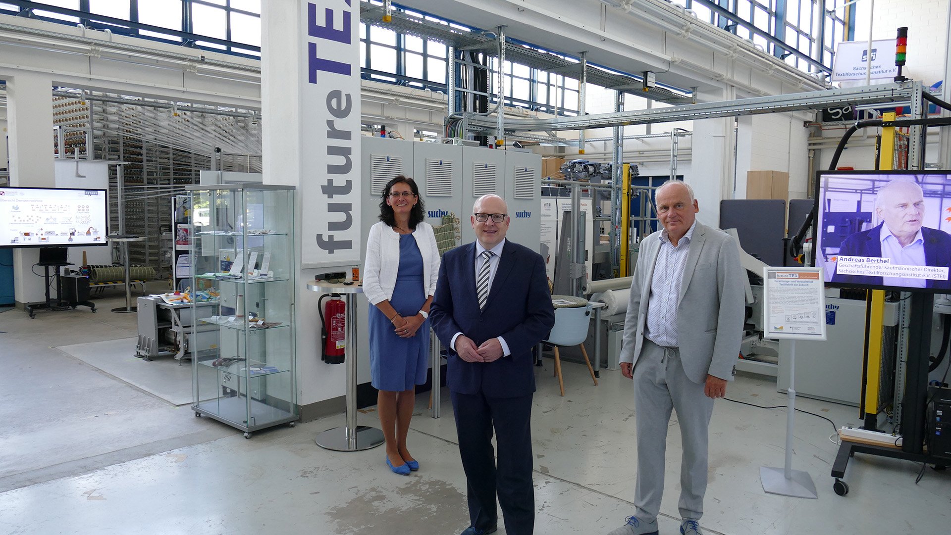 Politischer Besuch am STFI- Sächsisches Textilforschungsinstitut e.V ...